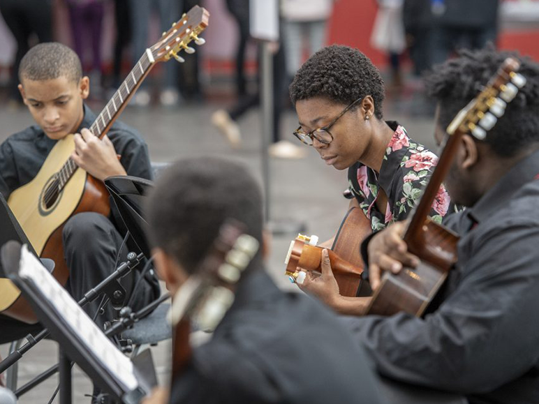 Austin Classical Guitar | Guaranty Bank & Trust